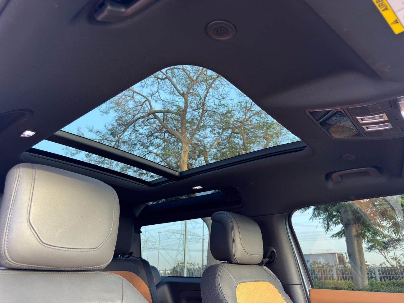 Used Land Rover Defender P400 90 X-Dynamic HSE 3.0L (5 Seater) 2024 for sale in Dubai - 854802