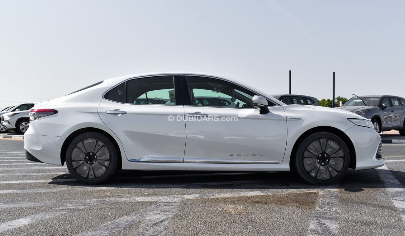 New TOYOTA CAMRY LUMIERE 2.5L HYBRID 2024 WHITE 2024 for sale in Dubai ...