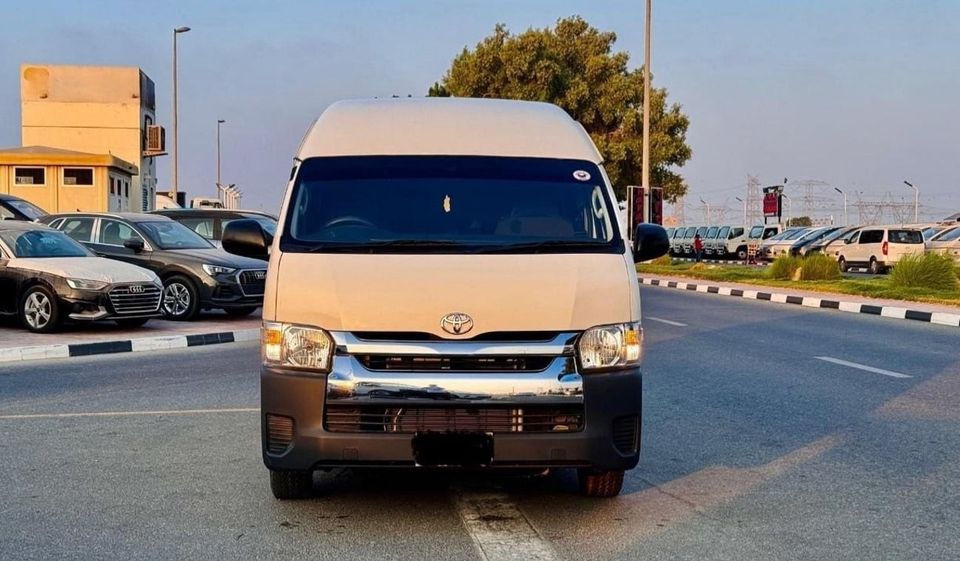 مستعملة تويوتا هاياس Commuter GLX High Roof 2.7L M/T 2016 للبيع في دبي ...