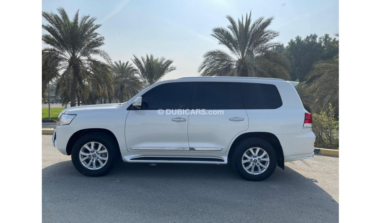 Used Toyota Land Cruisers GXR V8 mobile 2017 Excellent Conditio Very ...