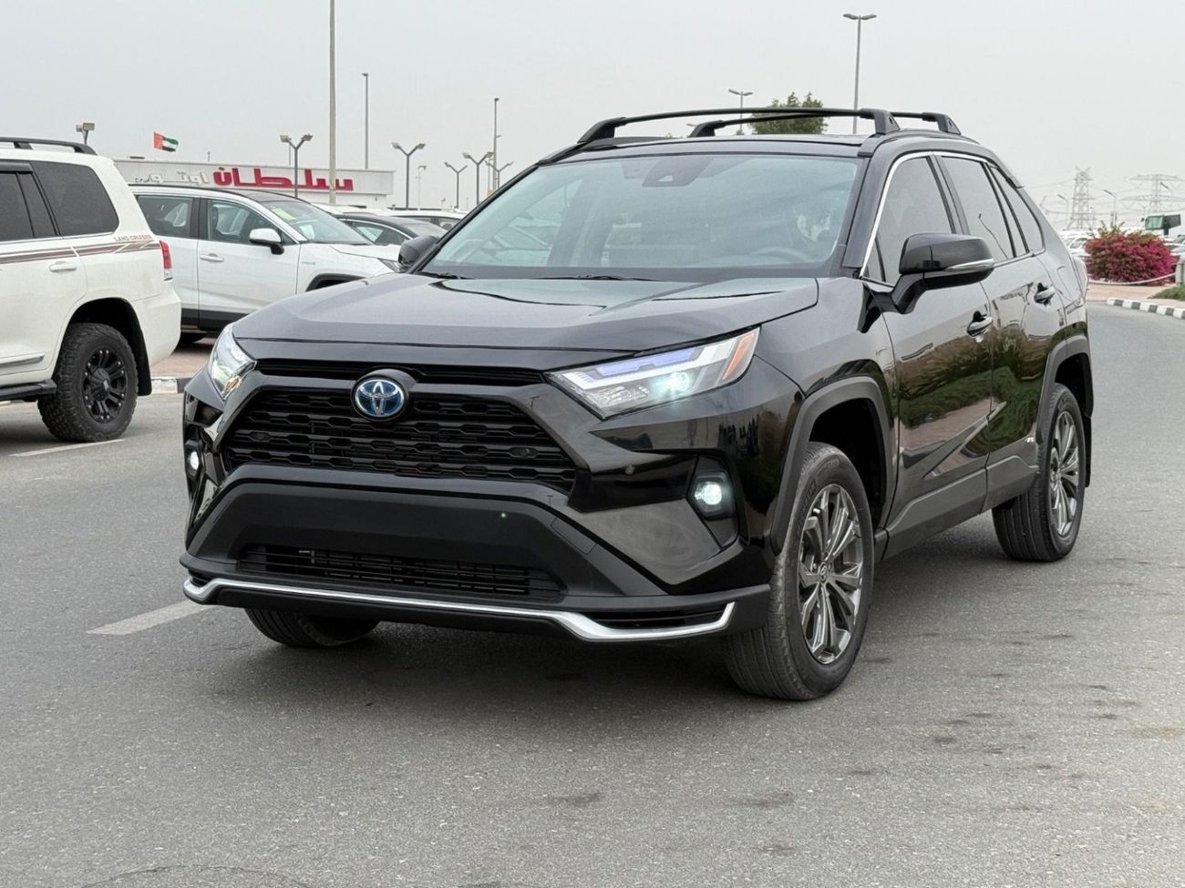 Used Toyota RAV4 RAV4 xle premium Hybrid 4x4 2024 for sale in Dubai ...