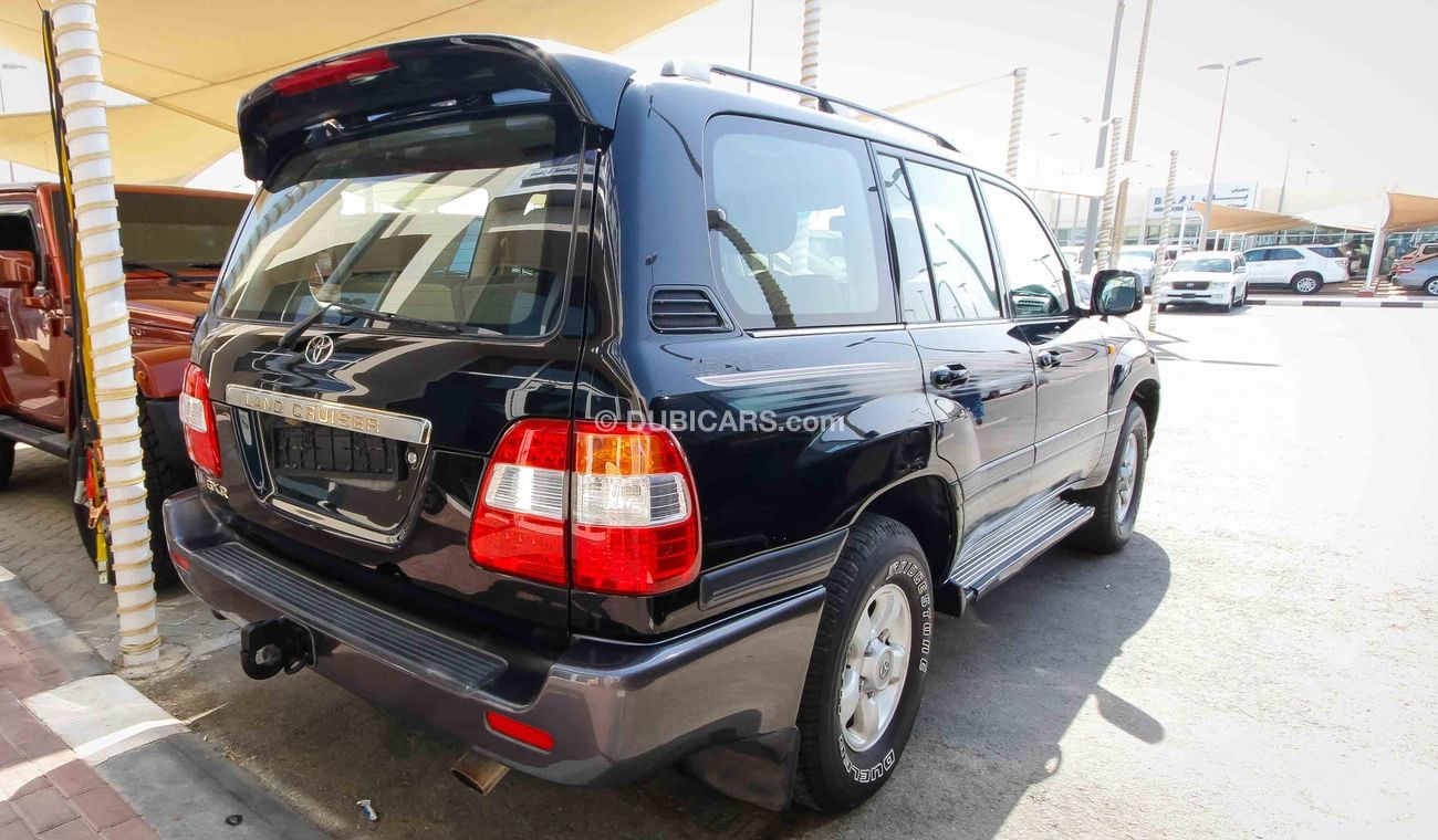 مستعملة تويوتا لاند كروزر GXR V6 2002 للبيع في الشارقة - 119791