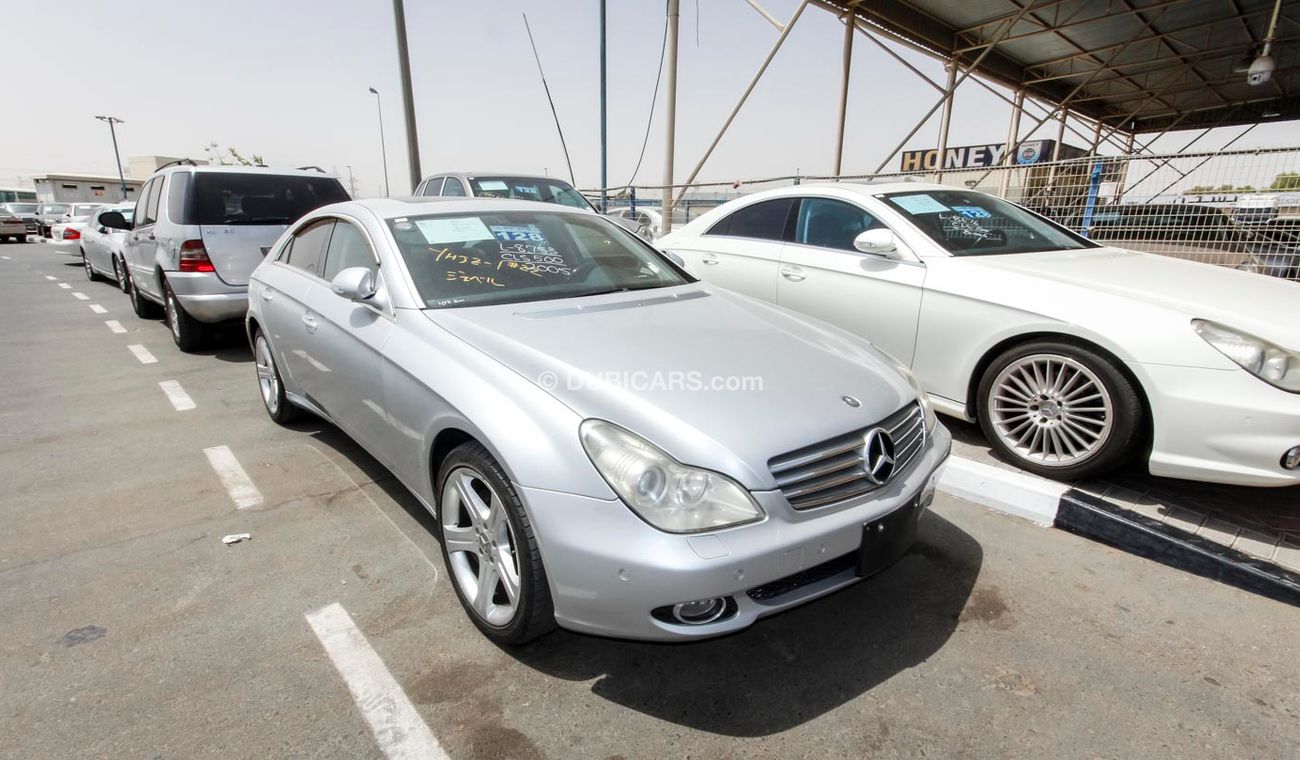 Used Mercedes-Benz CLS 500 2005 for sale in Dubai - 23956