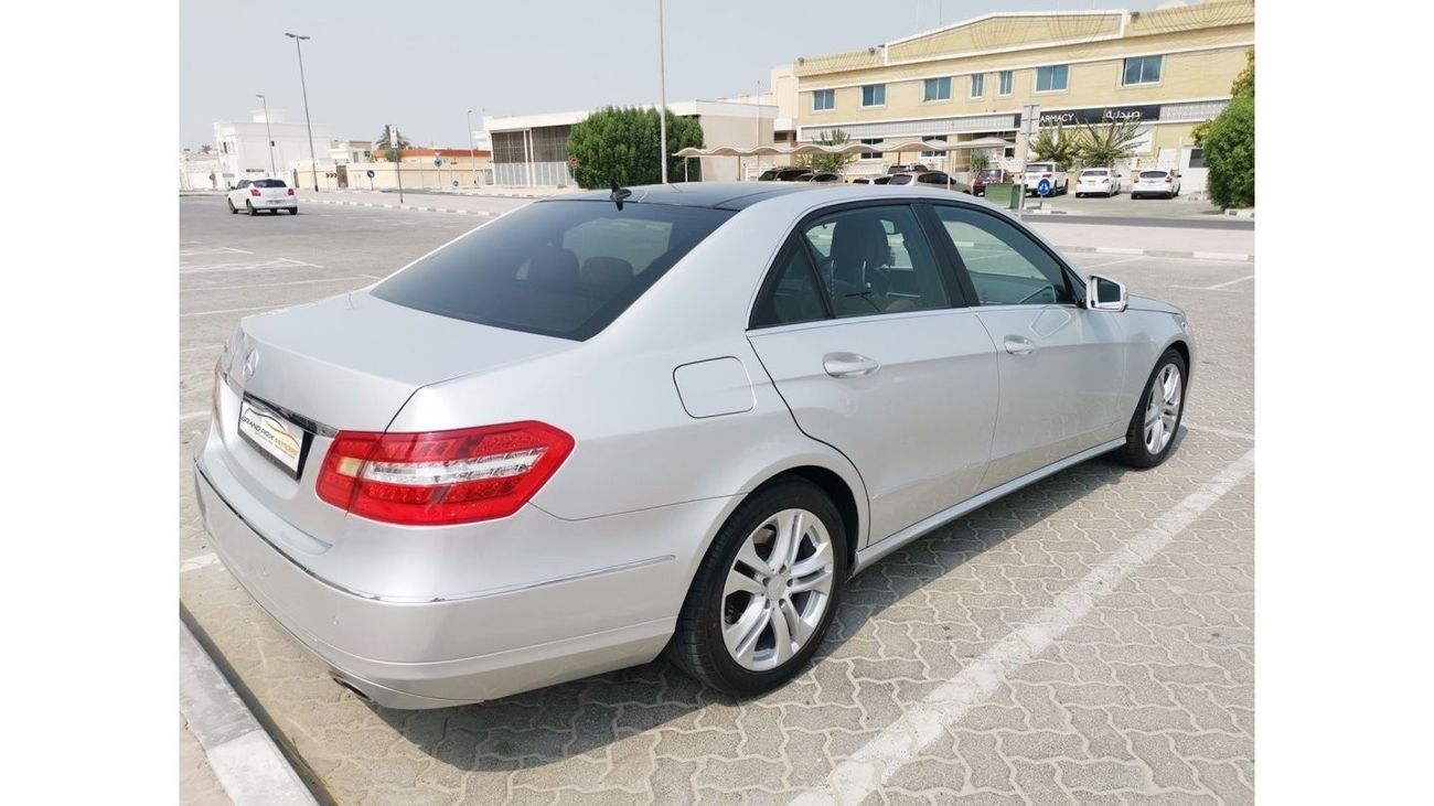 Used Mercedes-Benz E300 2010 for sale in Dubai - 719317