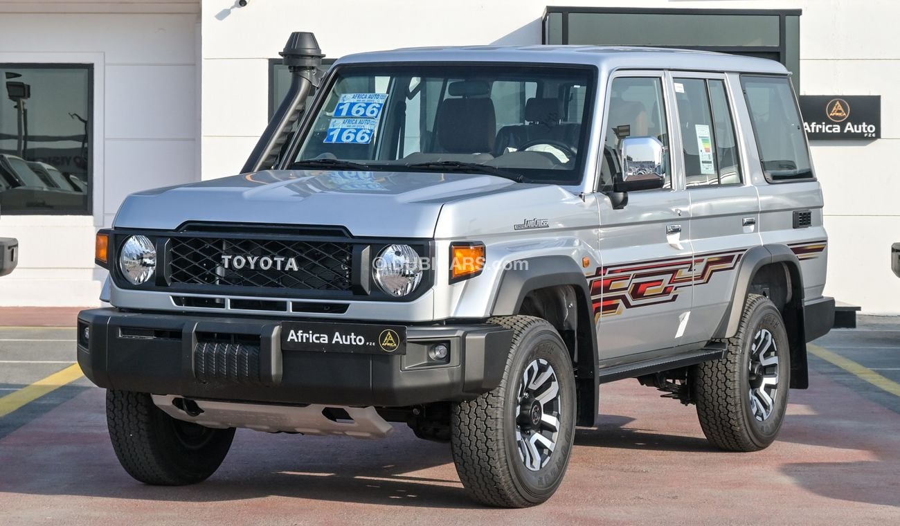 New Toyota Land Cruiser Hard Top LC76 4.0L AT LX YM 2024 2024 for sale in Dubai - 800028