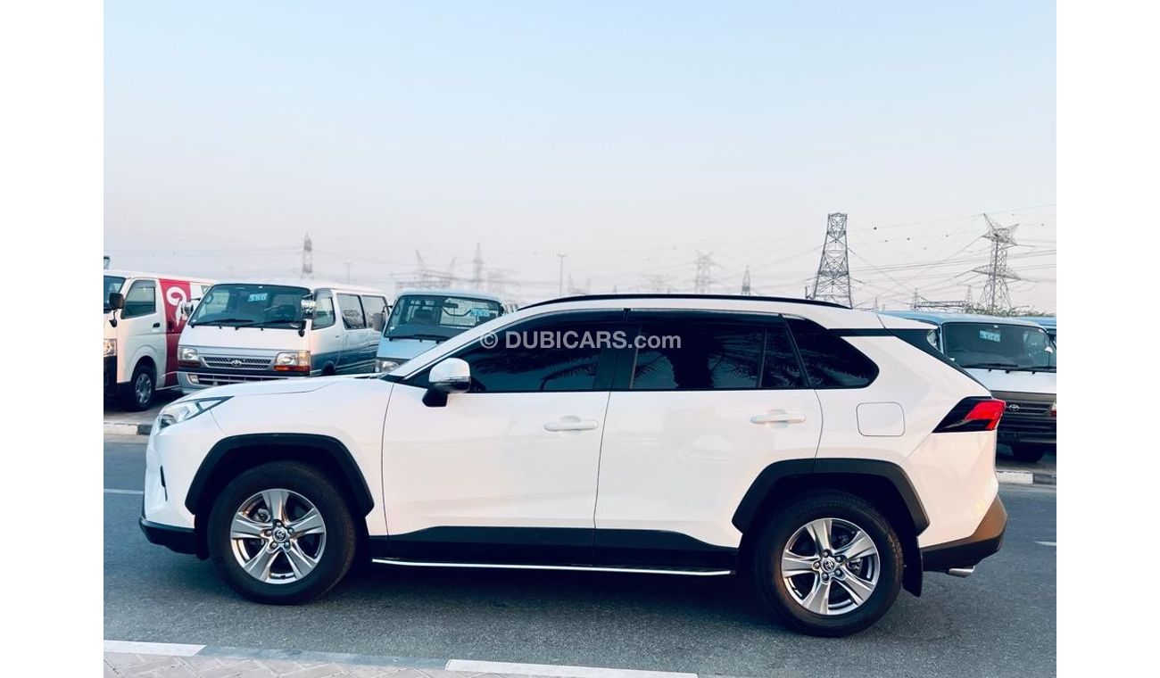 Used Toyota RAV4 2022 for sale in Dubai - 666742
