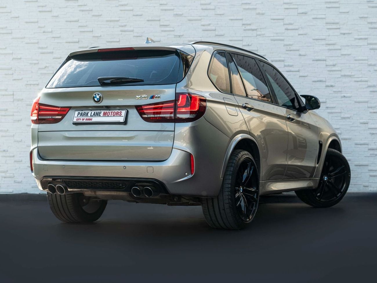 Used BMW X5M AED 2,437 PM • X5 M • 4.4L TURBO V8 • STRIKING COLOUR ...