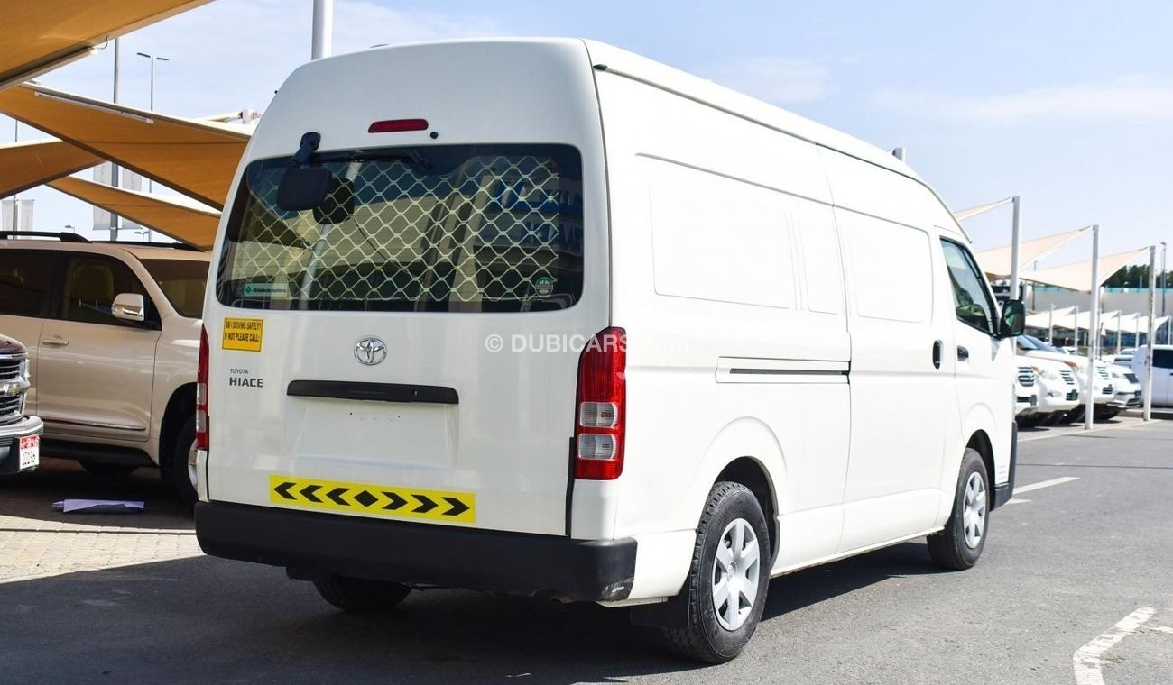 Used Toyota Hiace 2019 for sale in Dubai - 576524