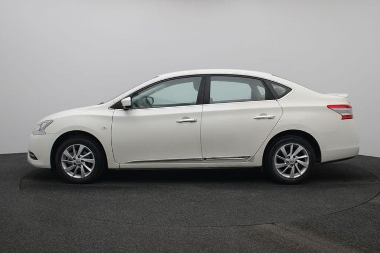 Used Nissan Sentra SV 1.6 2018 for sale in Dubai - 835056