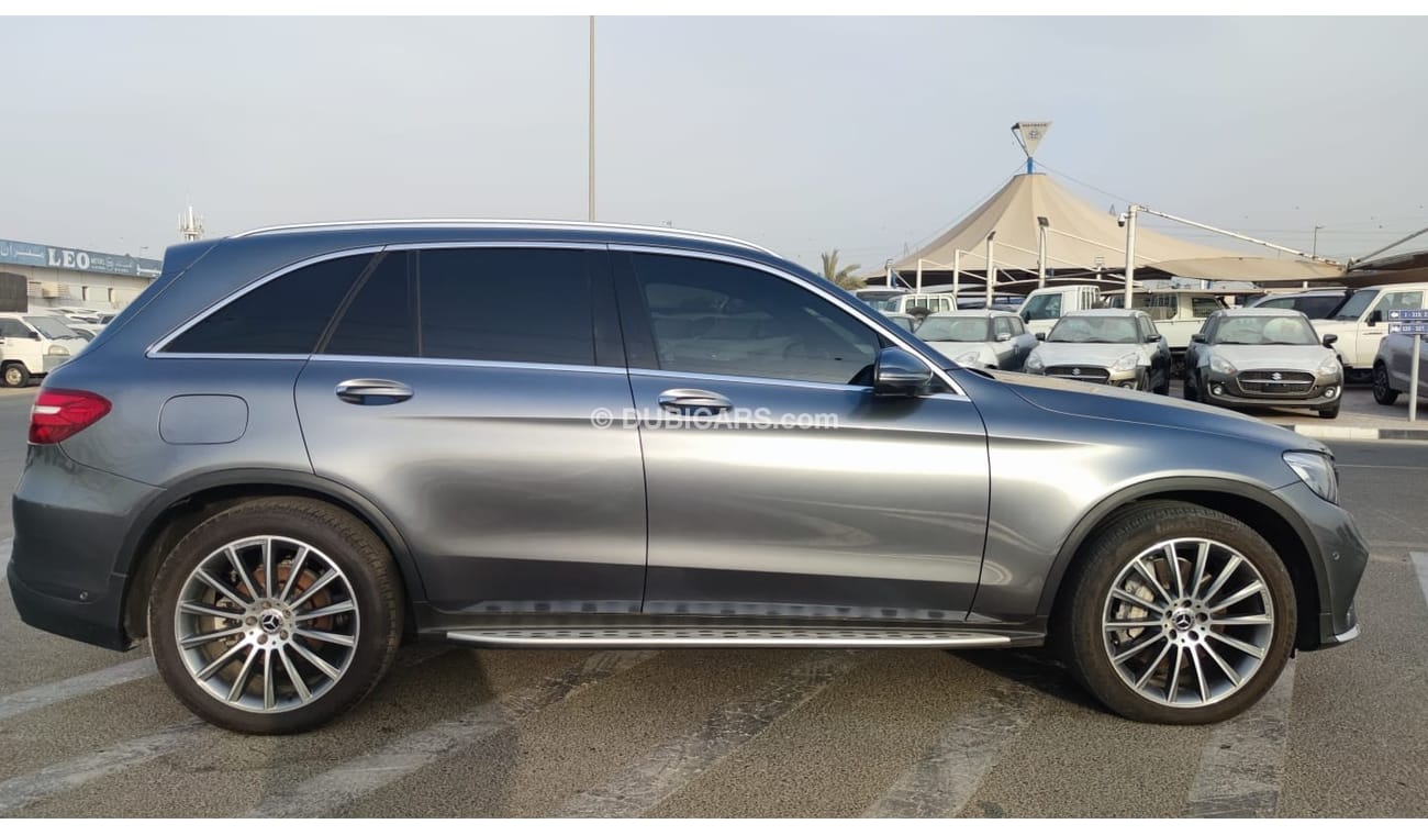 Used Mercedes-Benz GLC 250 2018 for sale in Dubai - 539704