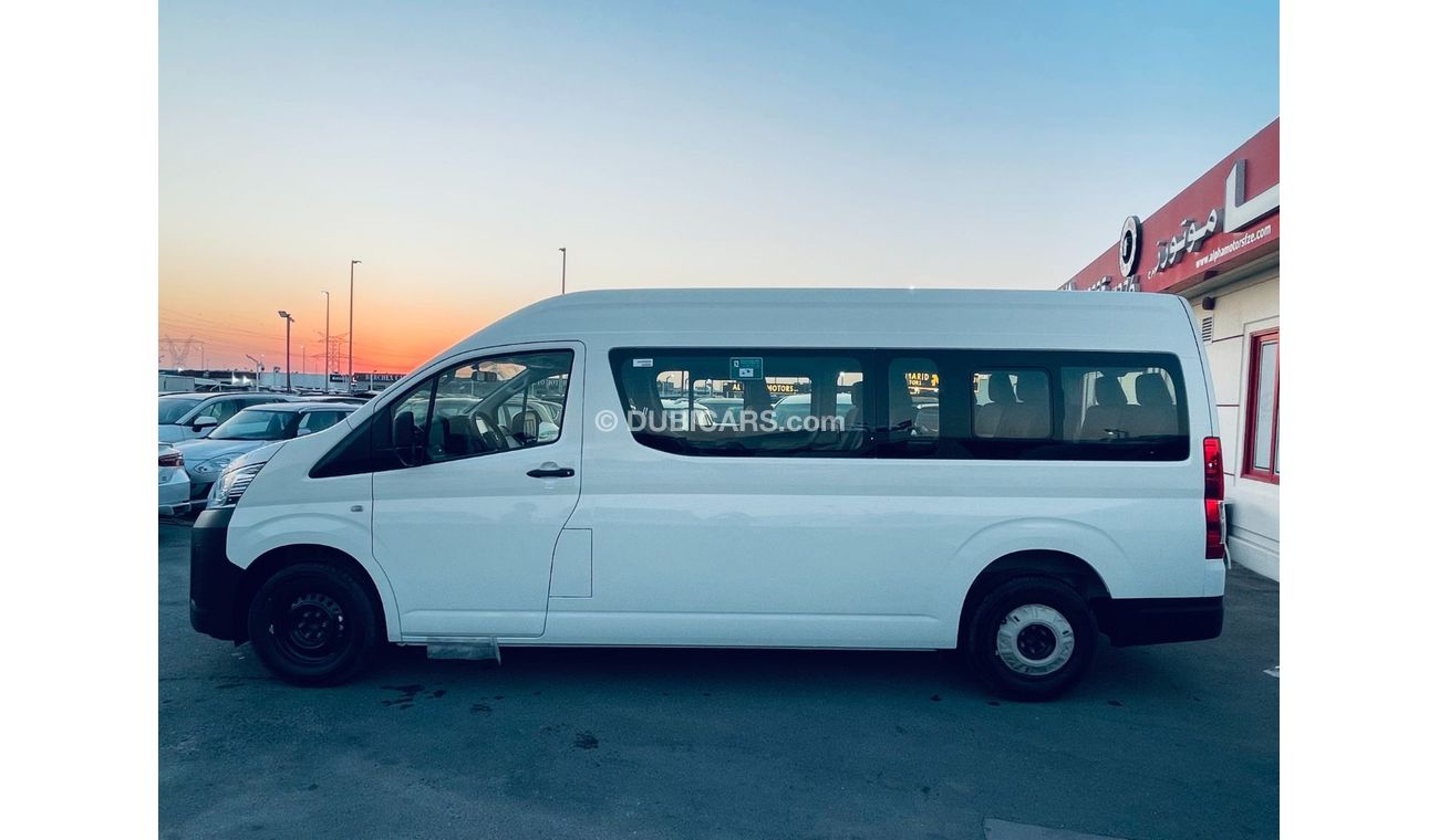 New Toyota Hiace 3.5L V6 High Roof Petrol Auutomatic Mid Option 2025 ...