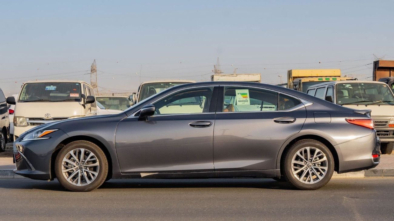 New 2025 Lexus ES300h 2.5L AT Hybrid (Grey) 2025 for sale in Dubai - 861637