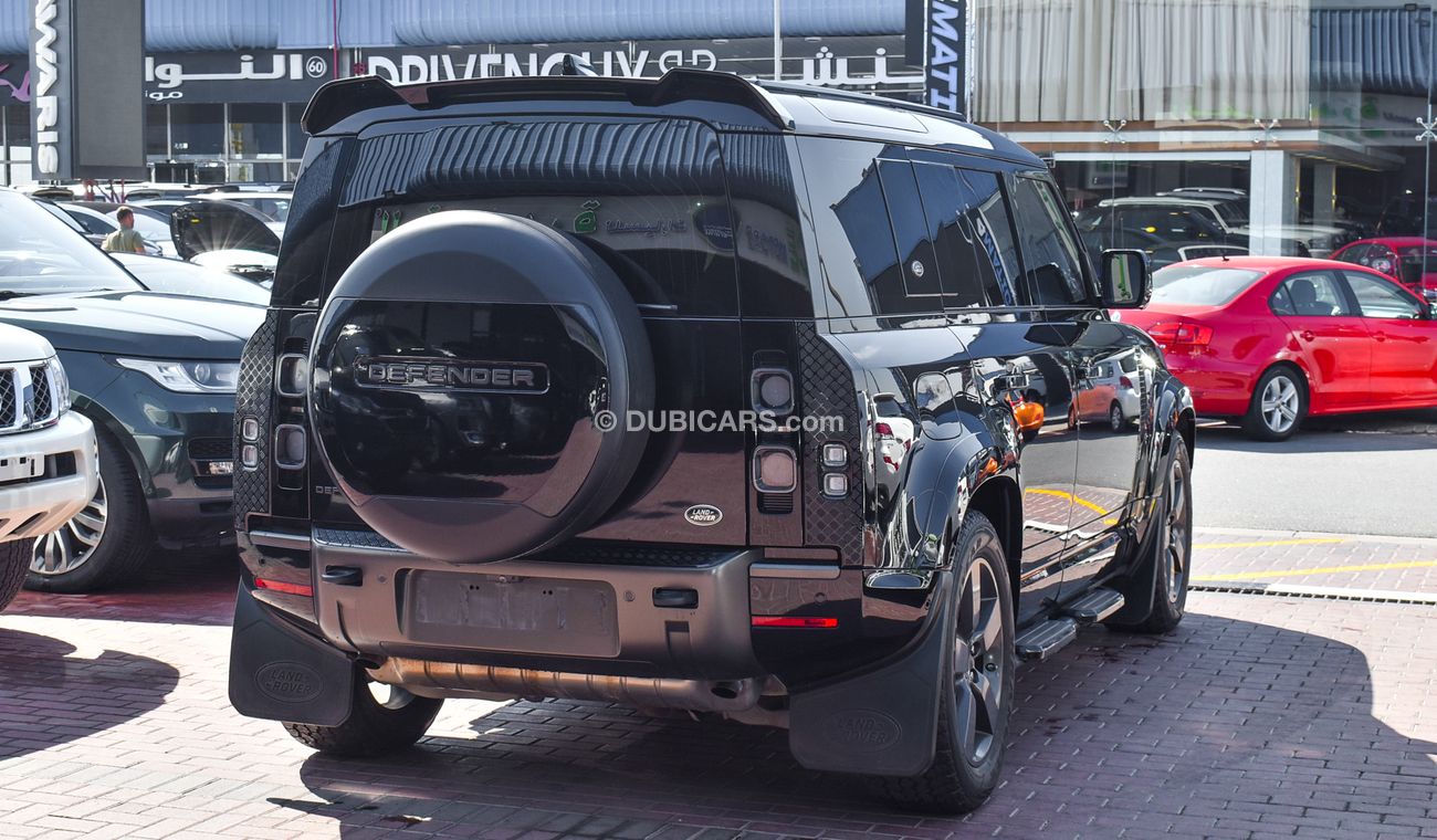 Used Land Rover Defender P400 SE 2020 for sale in Dubai - 716524