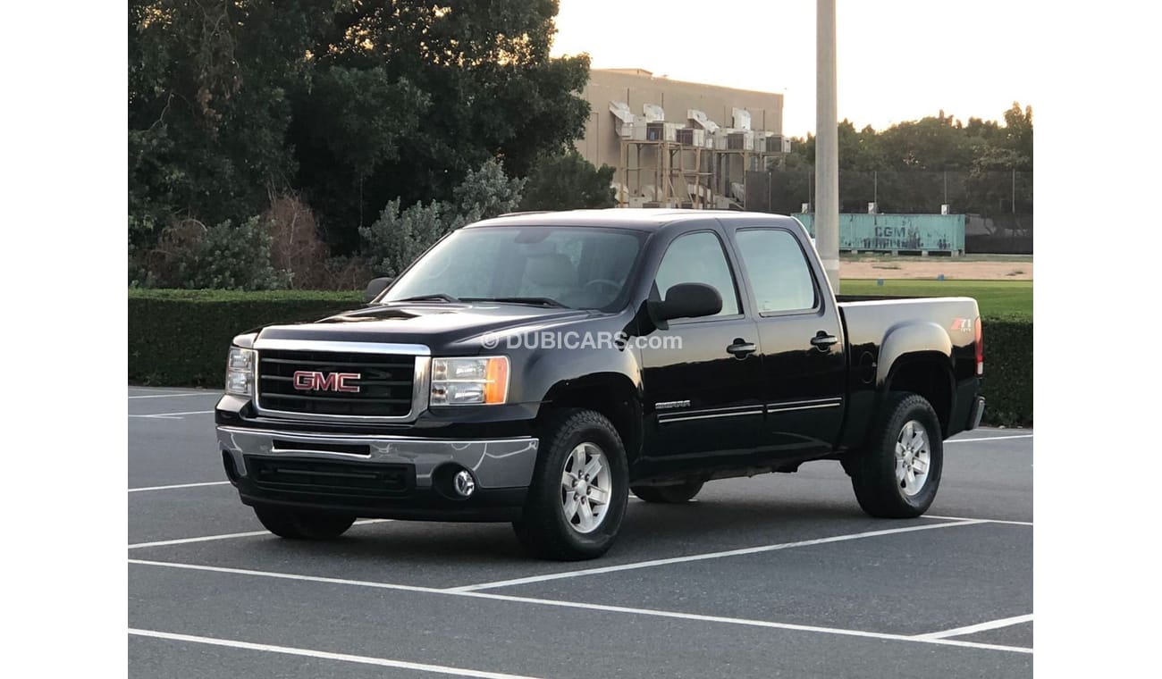 Used GMC Sierra MODEL 2011 GCC CAR PERFECT CONDITION INSIDE AND OUTSIDE ...
