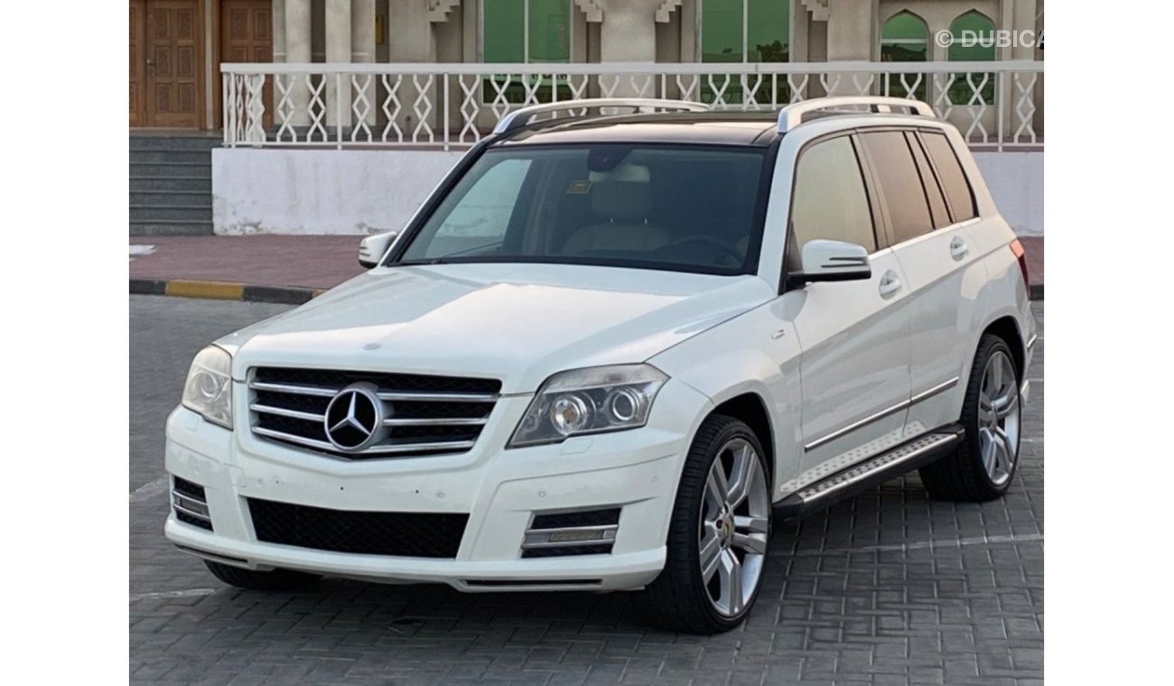Used Mercedes-Benz GLK 300 2011 for sale in Dubai - 587281