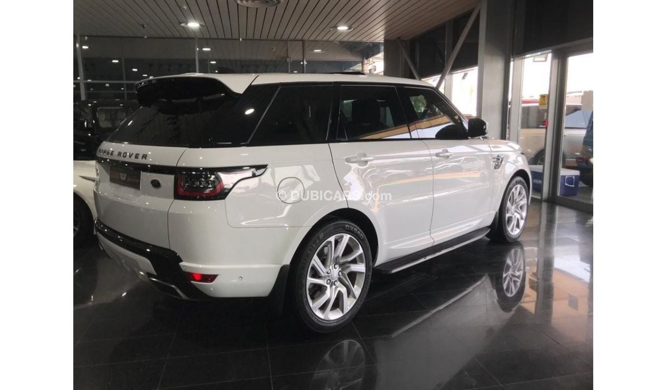 Used Land Rover Range Rover Sport 2018 for sale in Dubai - 495843