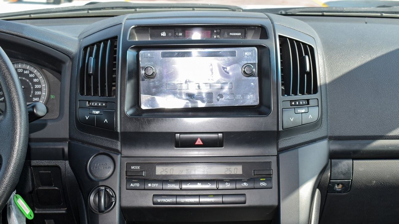 Used Toyota Land Cruiser GX 4.0 M/T 2021 for sale in Dubai - 789023