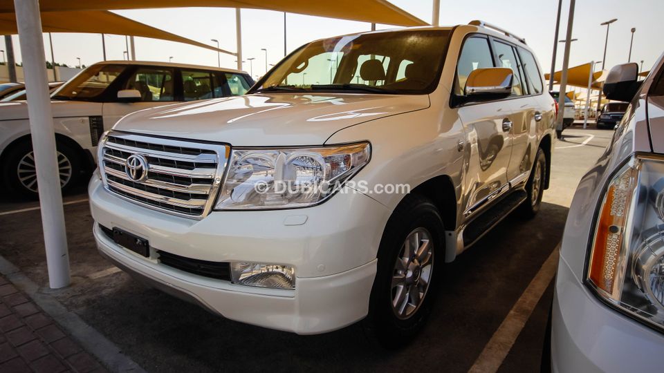 Used Toyota Land Cruiser GXR 2011 for sale in Dubai - 74396