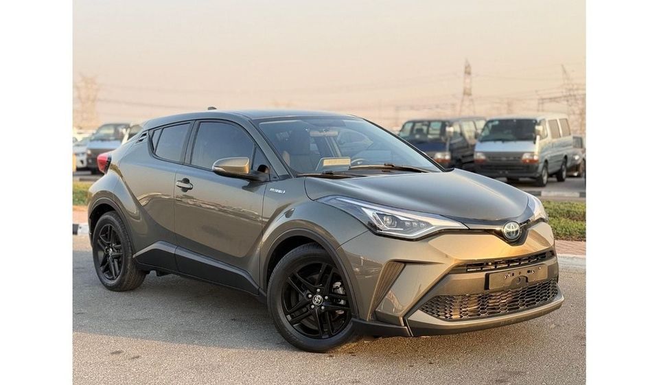 Used Toyota CHR Dynamic 1.8L 2021 for sale in Dubai - 810337
