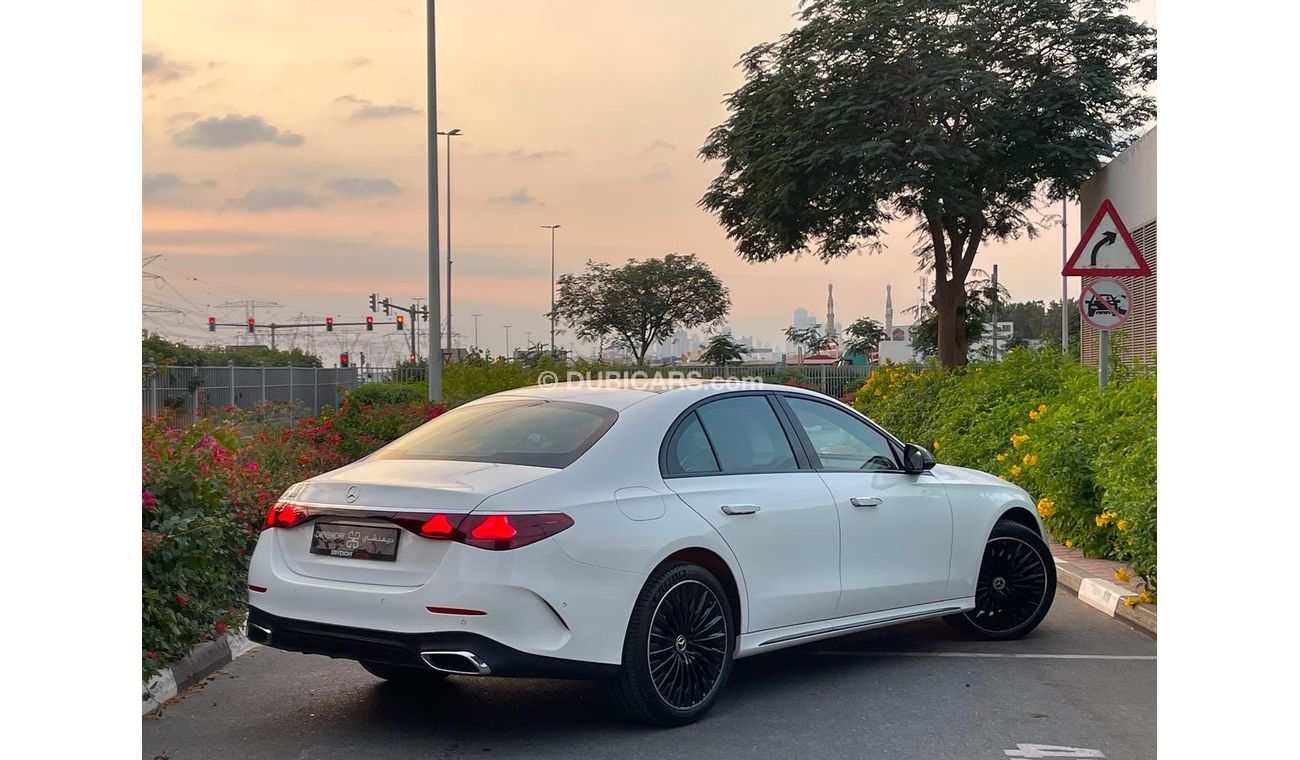 جديدة مرسيدس بنز E300 2024 للبيع في دبي - 810354