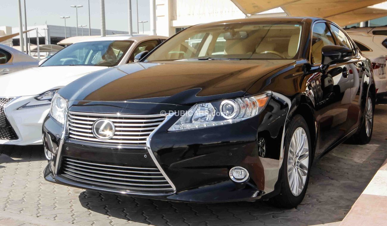 Used Lexus ES350 2014 for sale in Sharjah - 140347