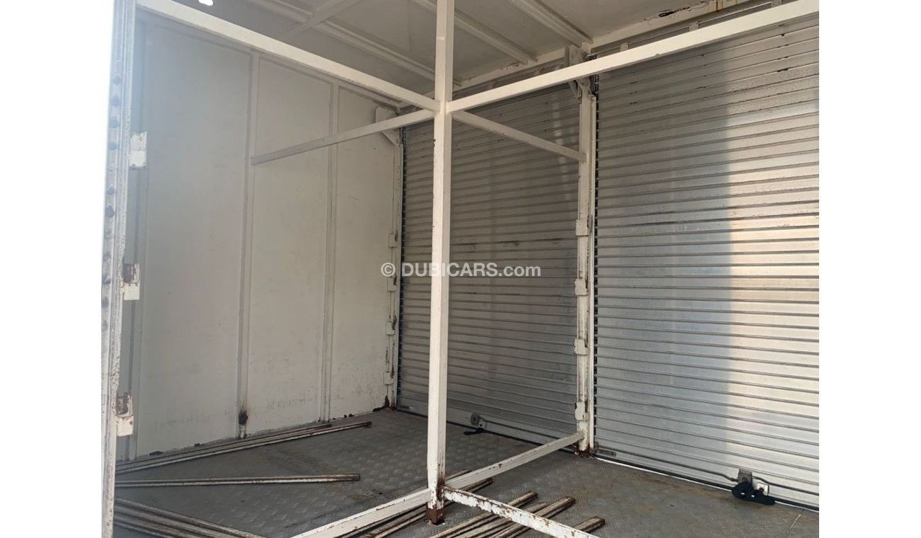 Used Mitsubishi Fuso Canter Mitsubishi Canter 2016 Ref# 305 2016 for sale in Sharjah - 517370