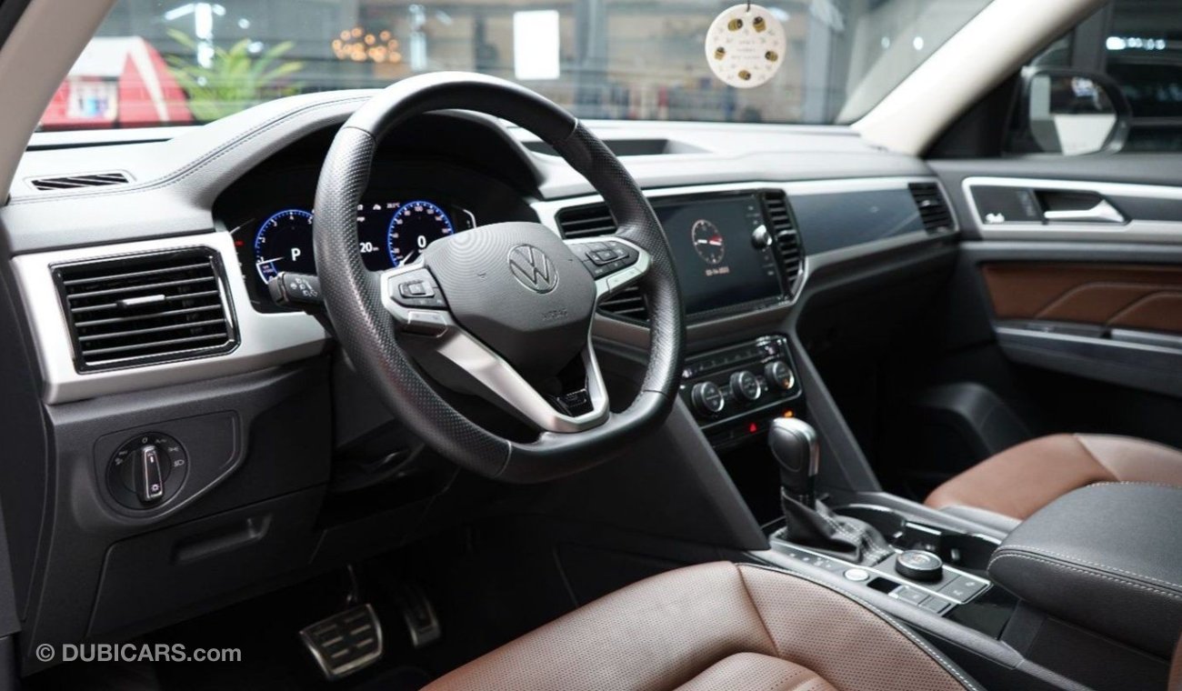 Used Volkswagen Atlas R-LINE 2021 for sale in Dubai - 597570