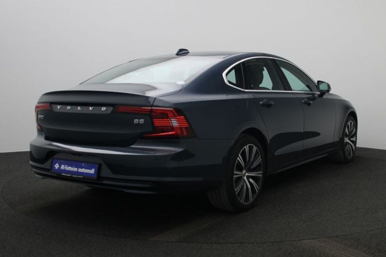مستعملة فولفو S90 B5 Core 2.0 2023 للبيع في دبي - 866114