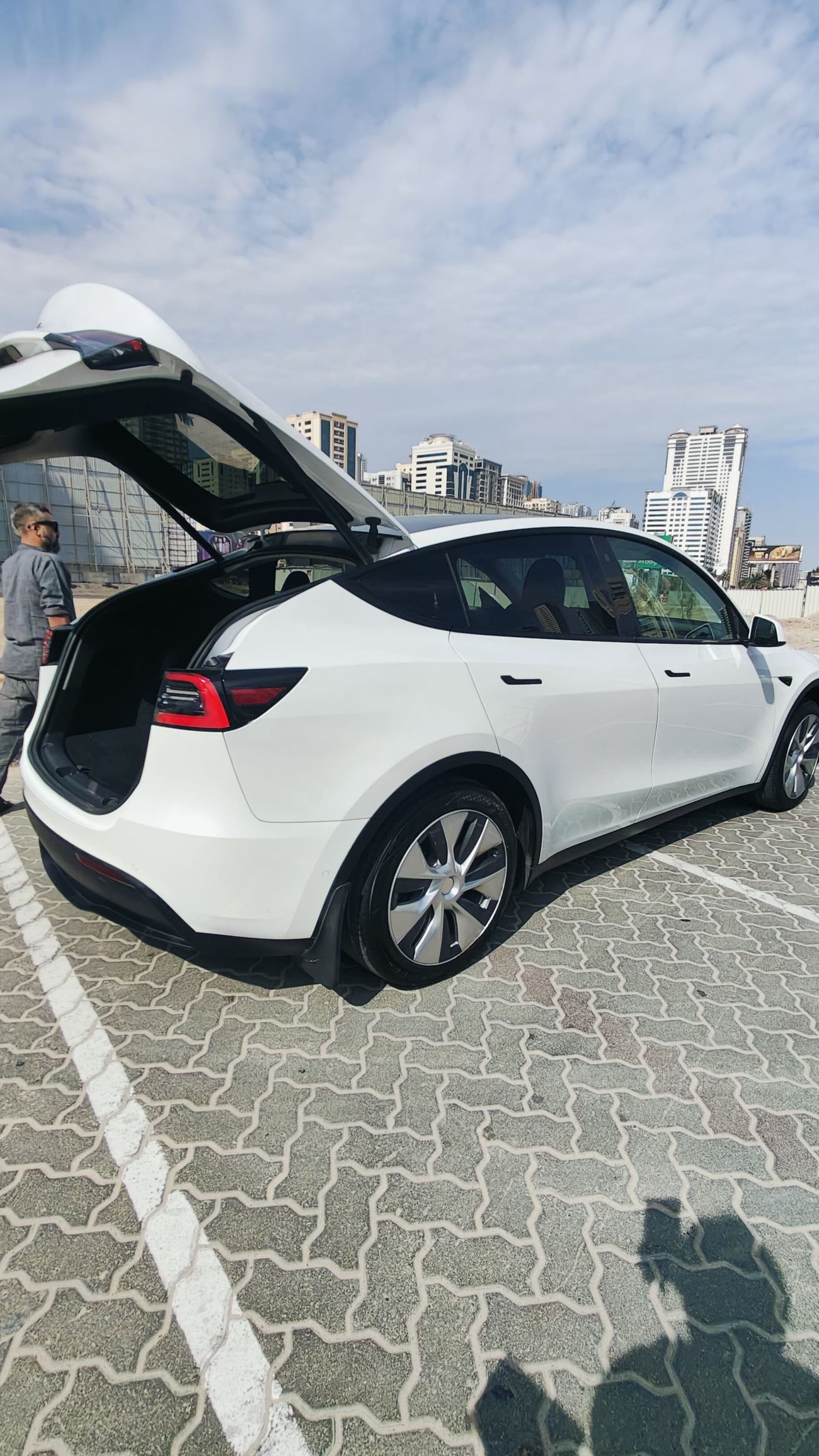 Used Tesla Model Y Real-Wheel Drive 2021 for sale in Dubai - 827551