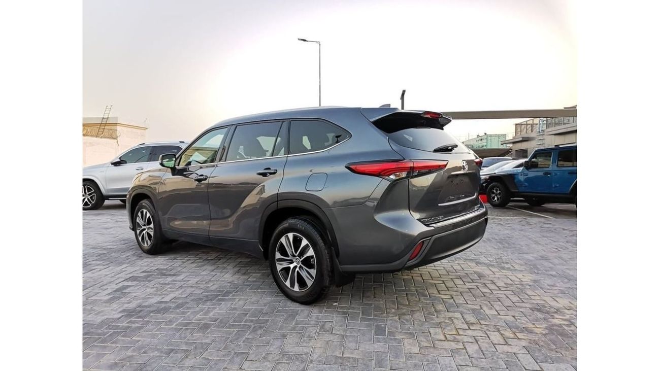 Used Toyota Highlander Toyota Highlader XLE - 2022 - Grey 2022 for sale ...