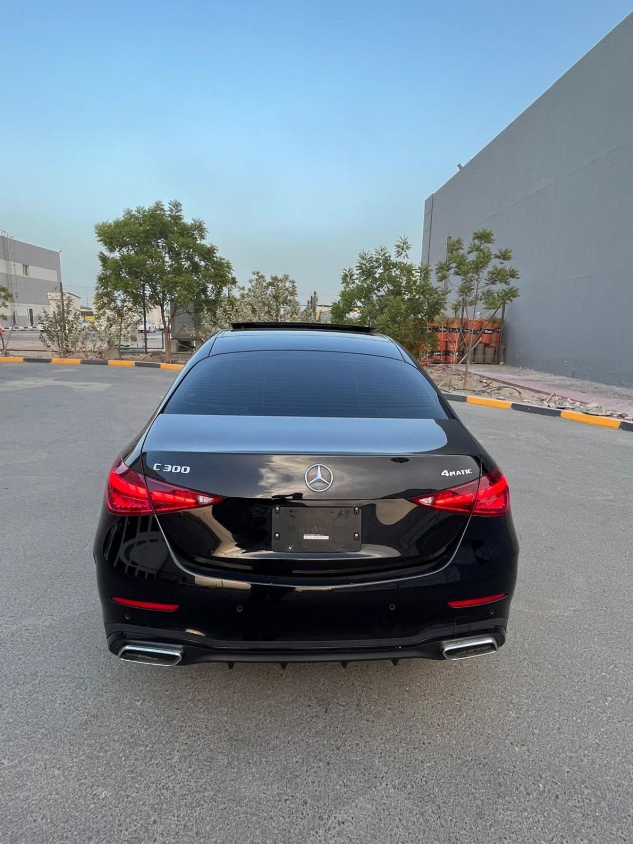 مستعملة مرسيدس بنز C 300 *AMG PACKAGE* TWO TONE LEATHER * ACCIDENT FREE ...