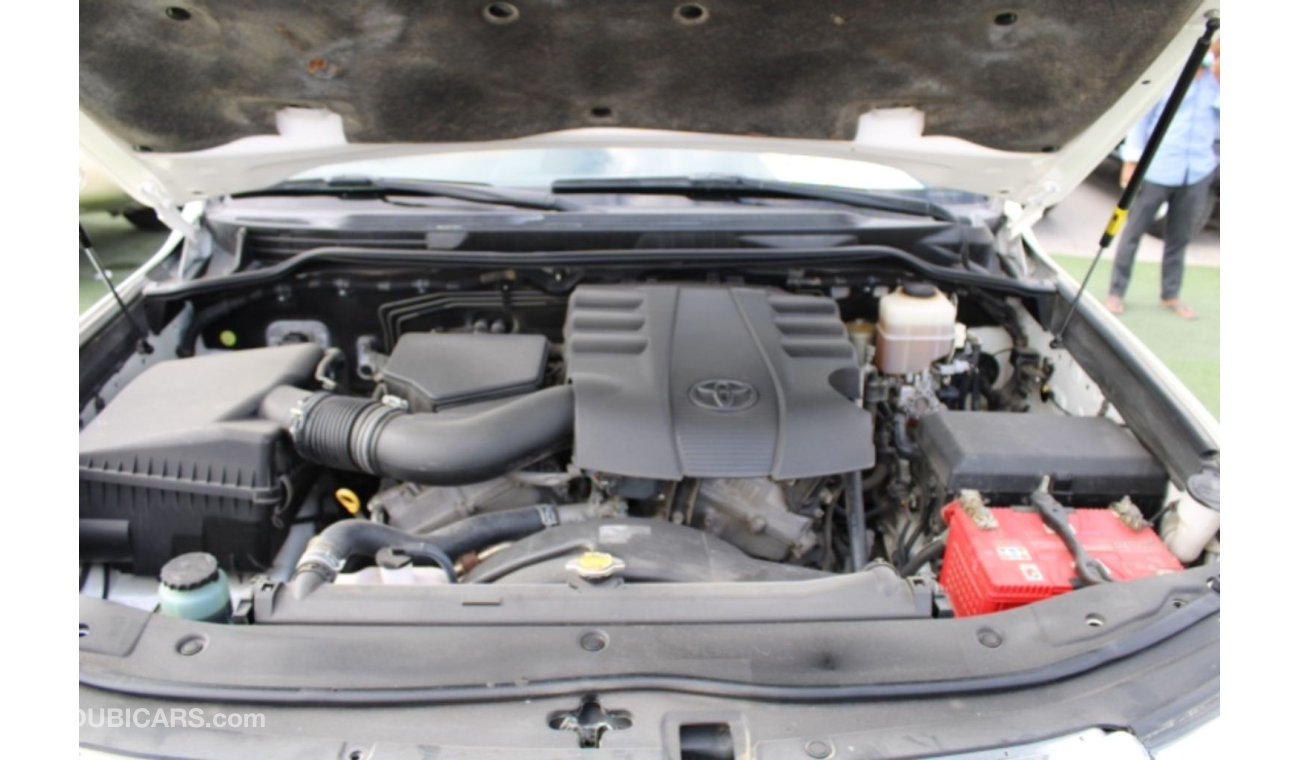 Used Toyota Land Cruiser Toyota land closer GCC full option 2014 for ...