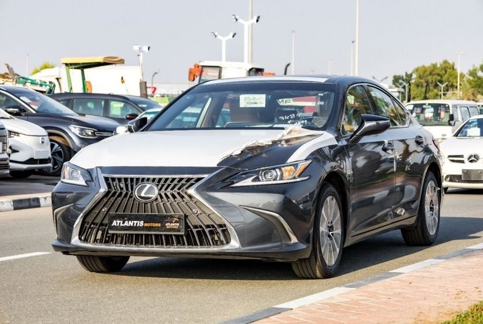 New Lexus ES 300 Es300h 2023 for sale in Dubai - 581422