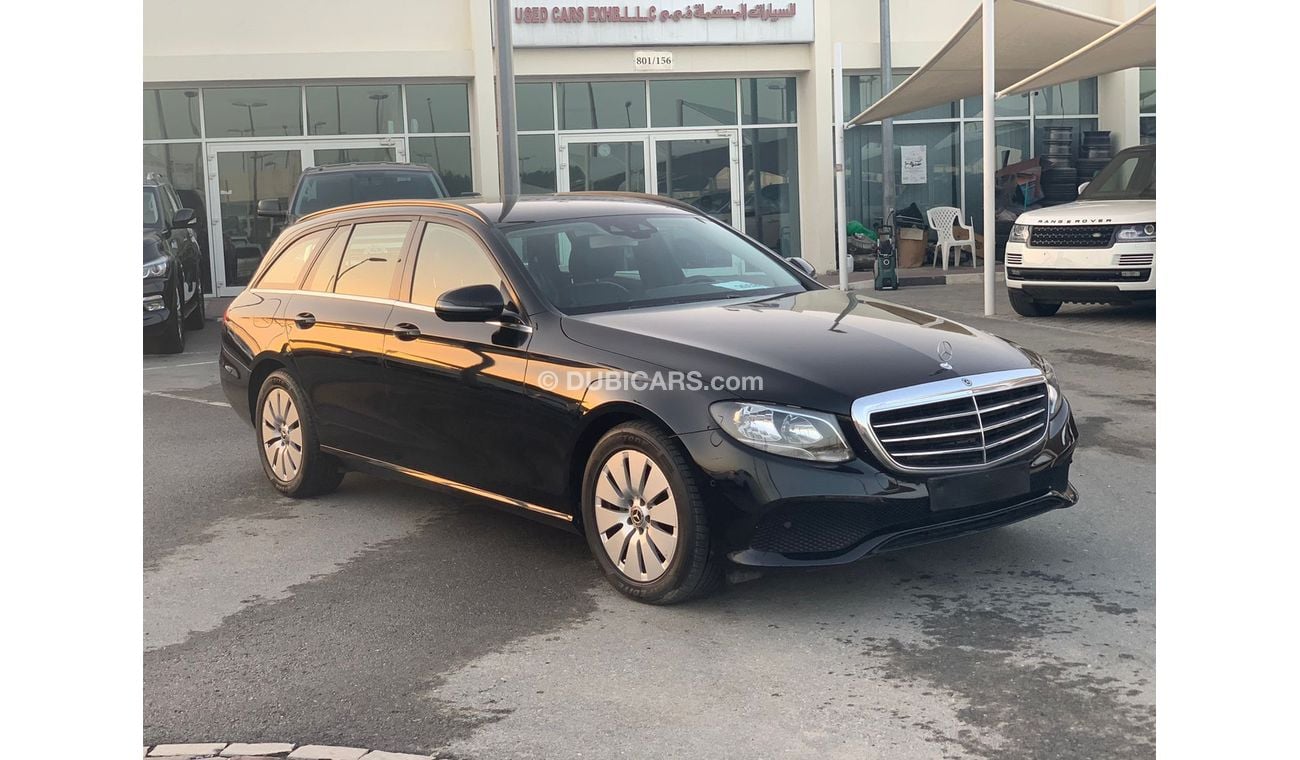 Used Mercedes-Benz E200 Mercedes E200_2018_GCC_Excellent_Condithion 2018 for sale in Dubai - 542021