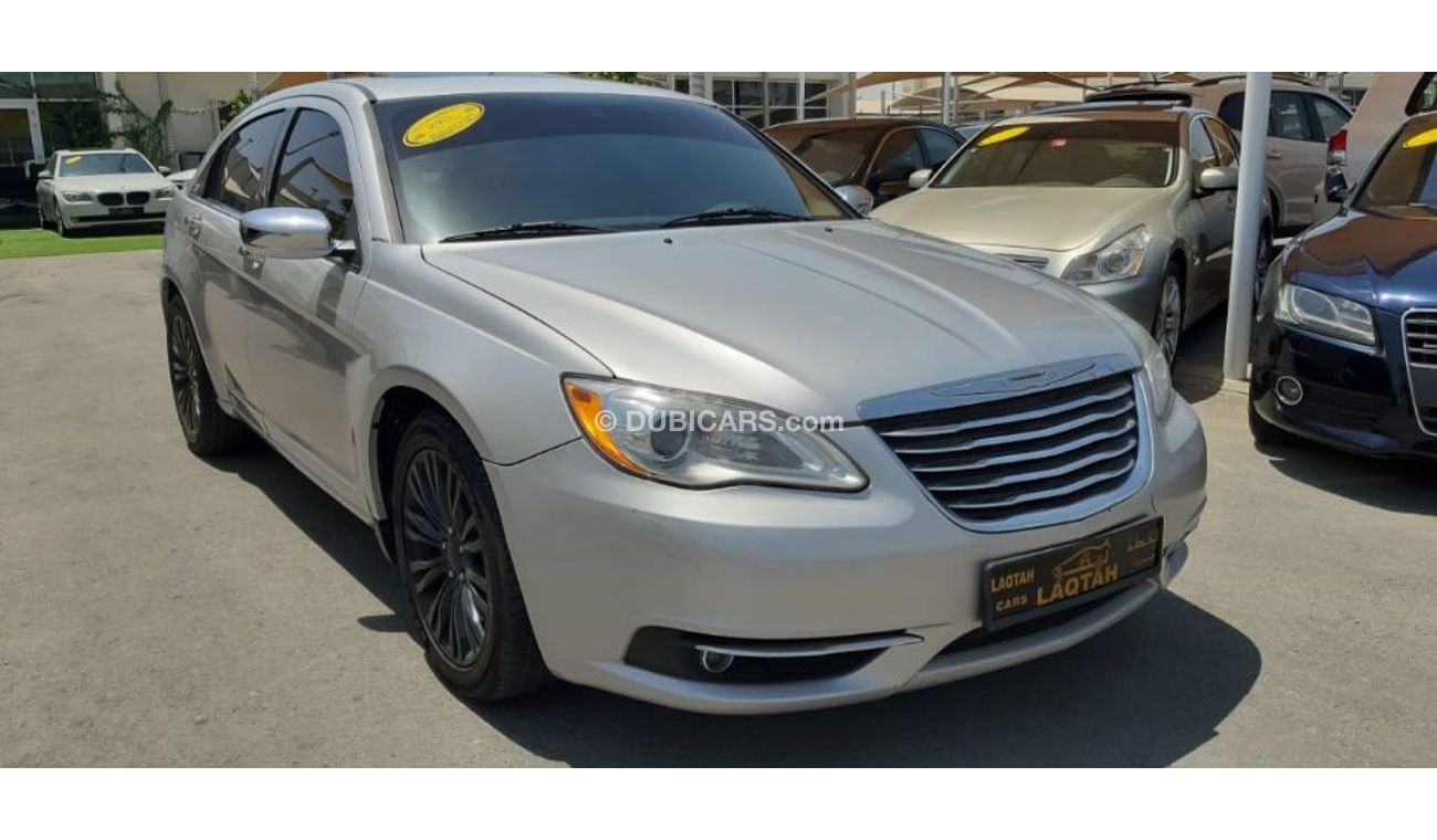 Used Chrysler 200C 2012 for sale in Sharjah - 233988