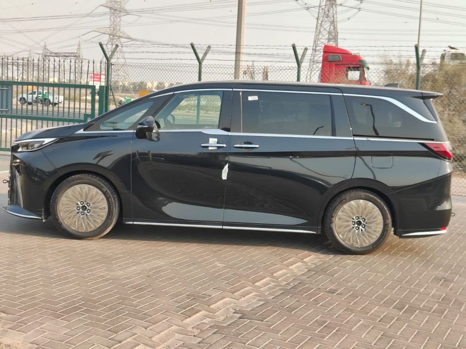 جديدة لكزس LM 350h 2025 Lexus LM350h VIP 4-Seater 2.5L 4-Cyl Hybrid A/T ...