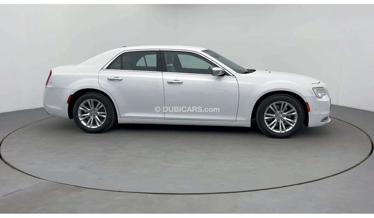 Used Chrysler 300 3600 2018 for sale in Dubai - 566962