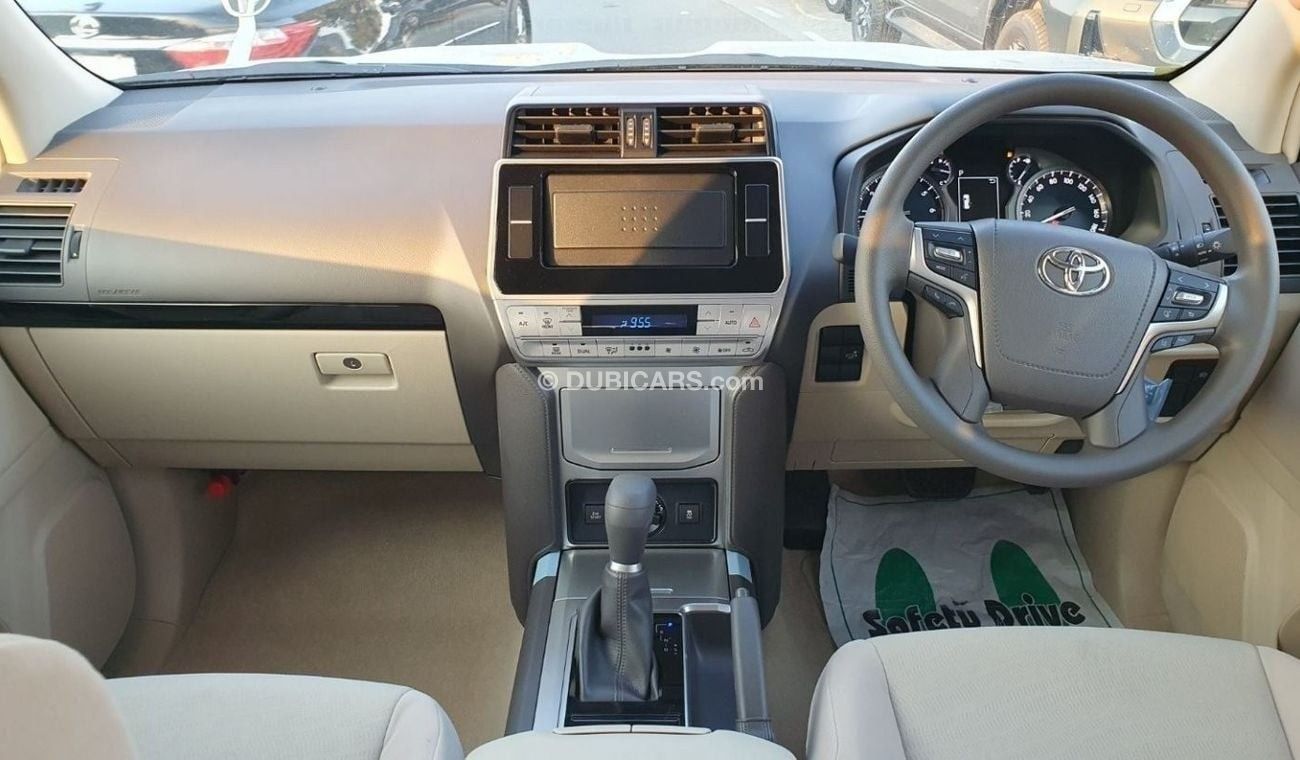 New Toyota Prado RHD PETROL 7 SEATS 2022 for sale in Dubai - 569731