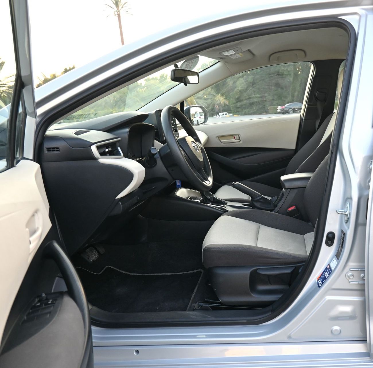 Used XLI toyota corolla 2020 GCC EXCELLENT CONDITION WITHOUT ACCIDENT ...