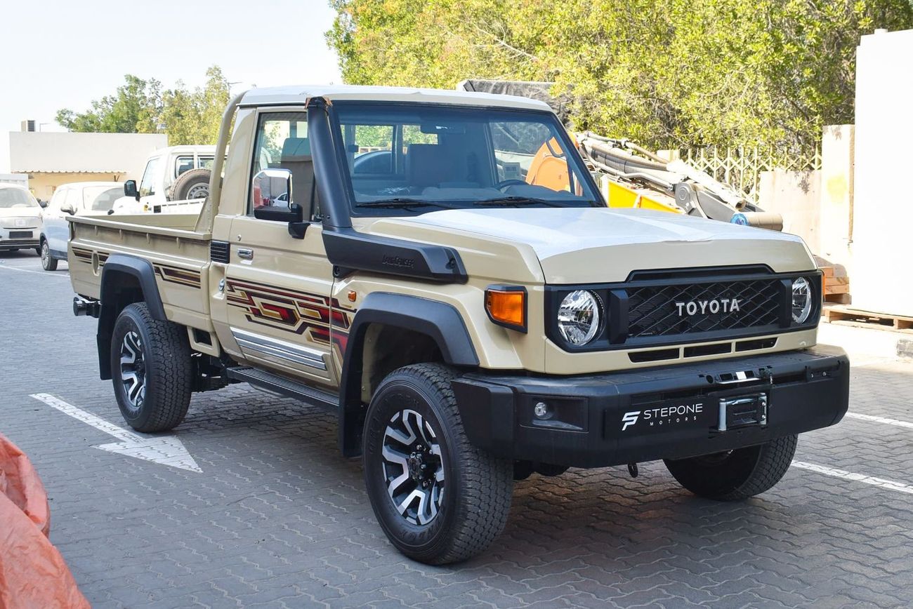 New Toyota Land Cruiser Pick Up LC79 4.0 Petrol | SC LX Z A/T 2025 for sale in Dubai - 813842