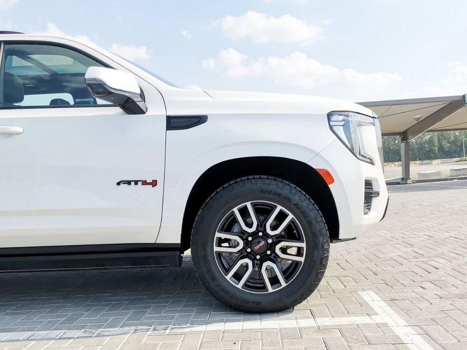 Used GMC Yukon AT4 - 2023- White 2023 for sale in Sharjah - 694848