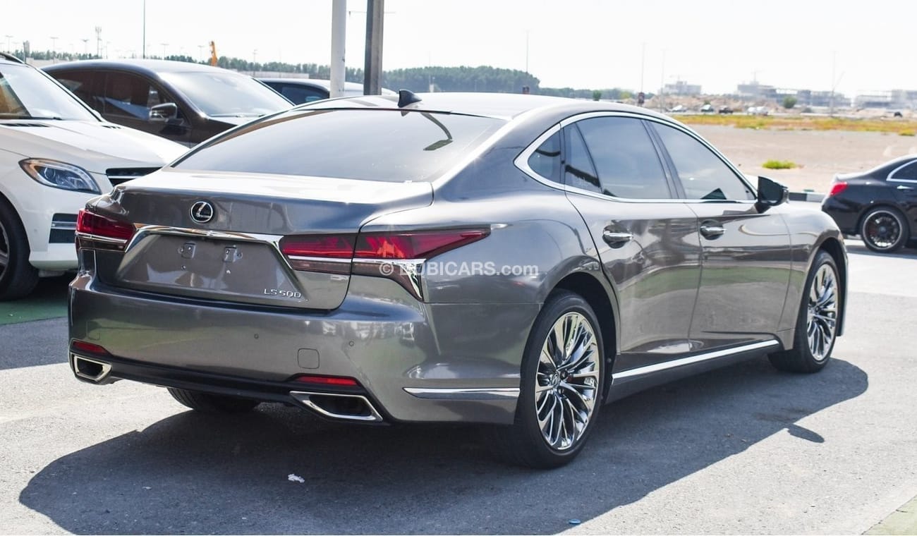 Used Lexus LS500 2019 for sale in Sharjah - 681126