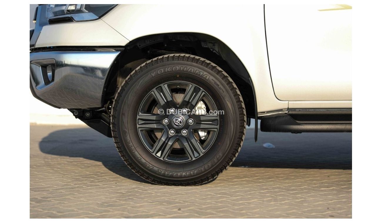 New 2024 Toyota Hilux 4x4 DC 2.7 HI - Platinum White Pearl inside ...