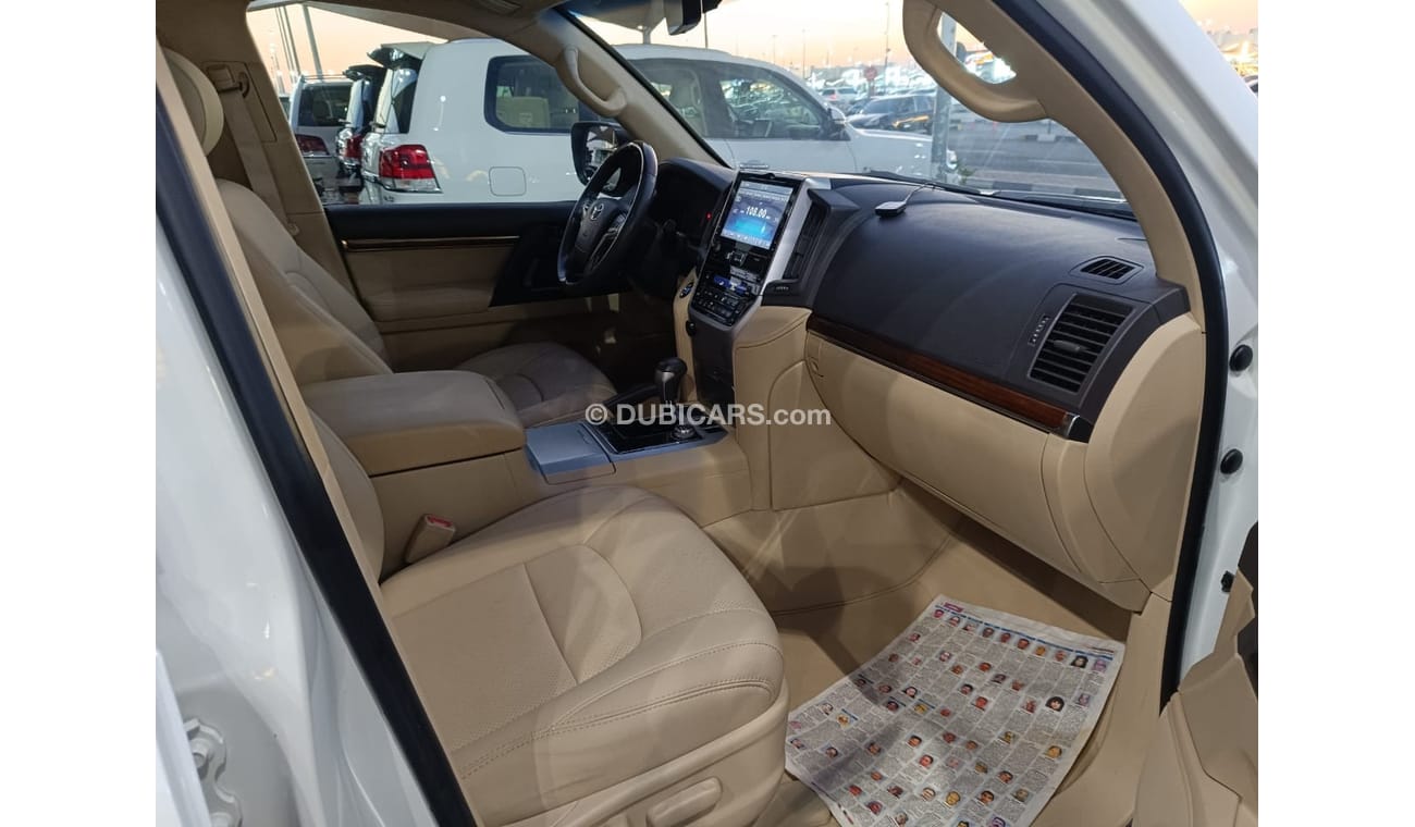 Used 2016 Toyota Land Cruiser GXR (J200), 5dr SUV, 4.6L 8cyl Petrol, Automatic, Four Wheel Drive ...