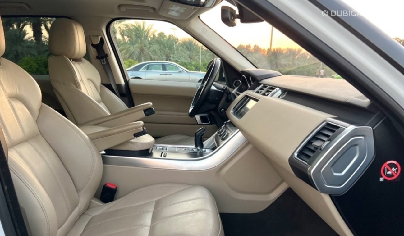 Used Land Rover Range Rover Sport 3.0L V6 2016 for sale in Sharjah - 691673