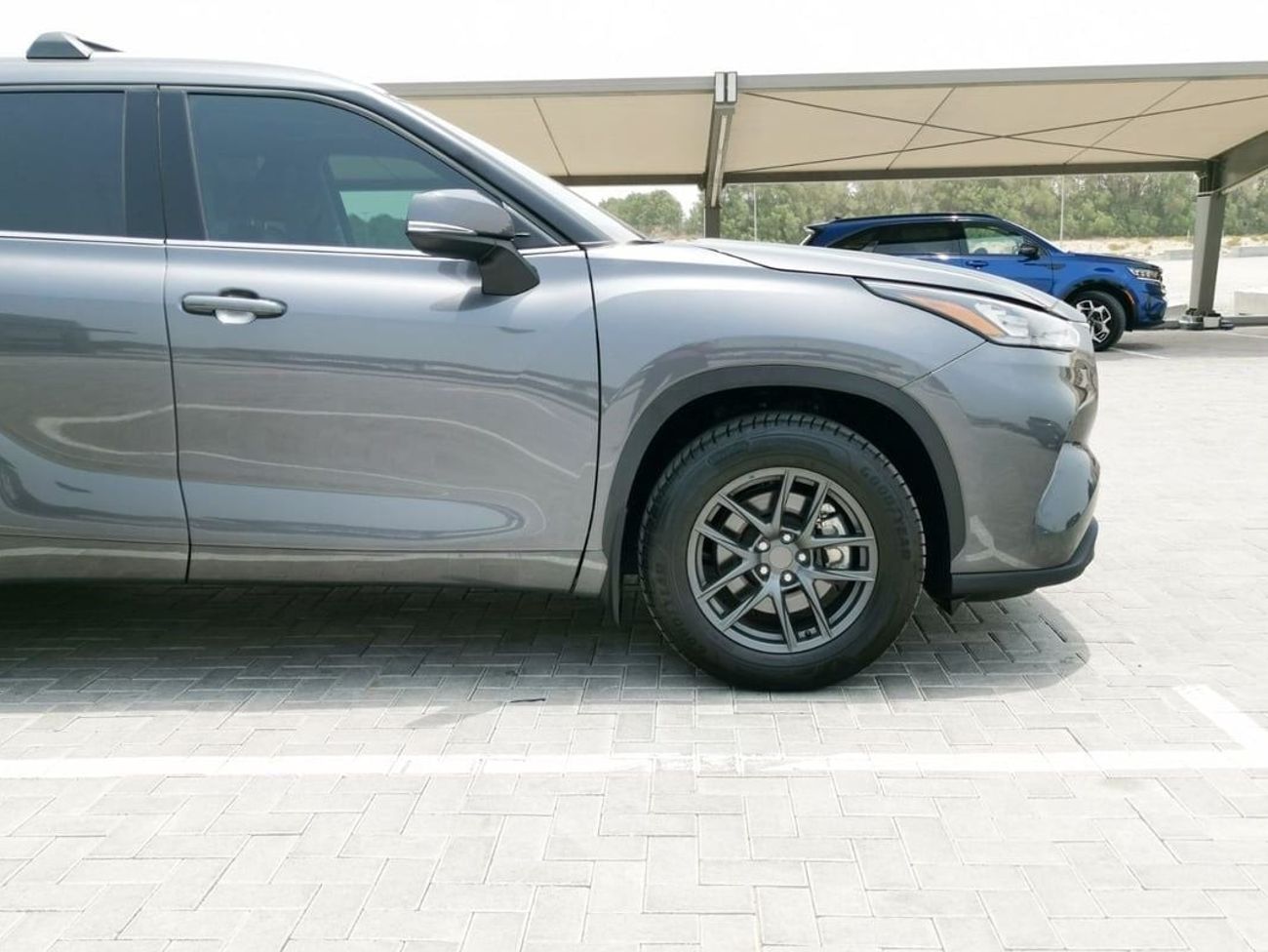 Used Toyota Highlander XLE - 2022- Grey 2022 for sale in Sharjah - 639391