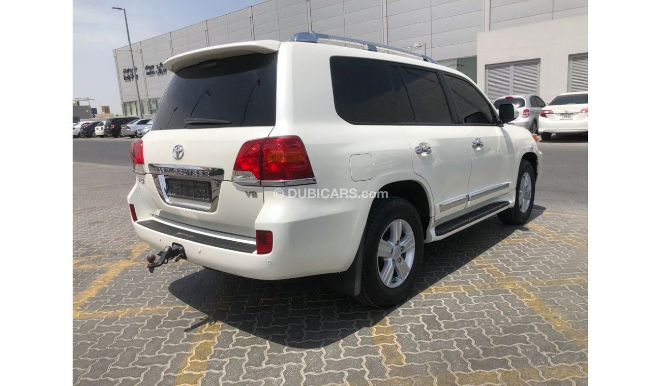 Used Toyota Land Cruiser GCC 2014 for sale in Sharjah - 420679