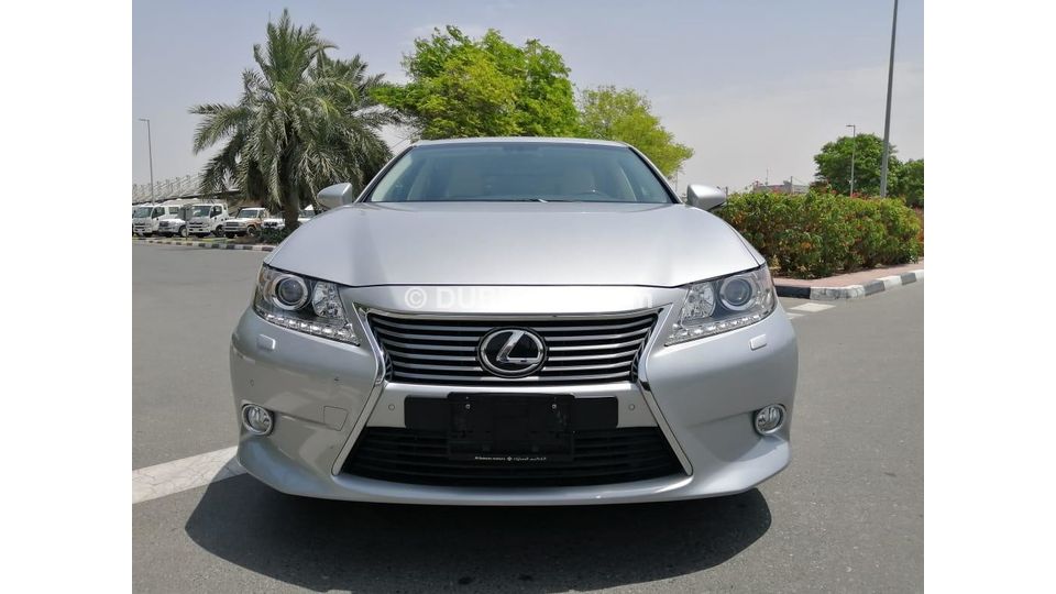 Used Lexus ES350 Accident Fro 14000 km GCC 2013 for sale in Dubai - 227250