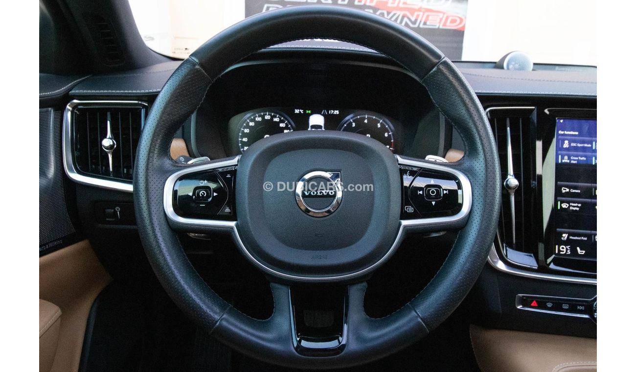 Used Volvo S90 90 2018 for sale in Dubai - 581815