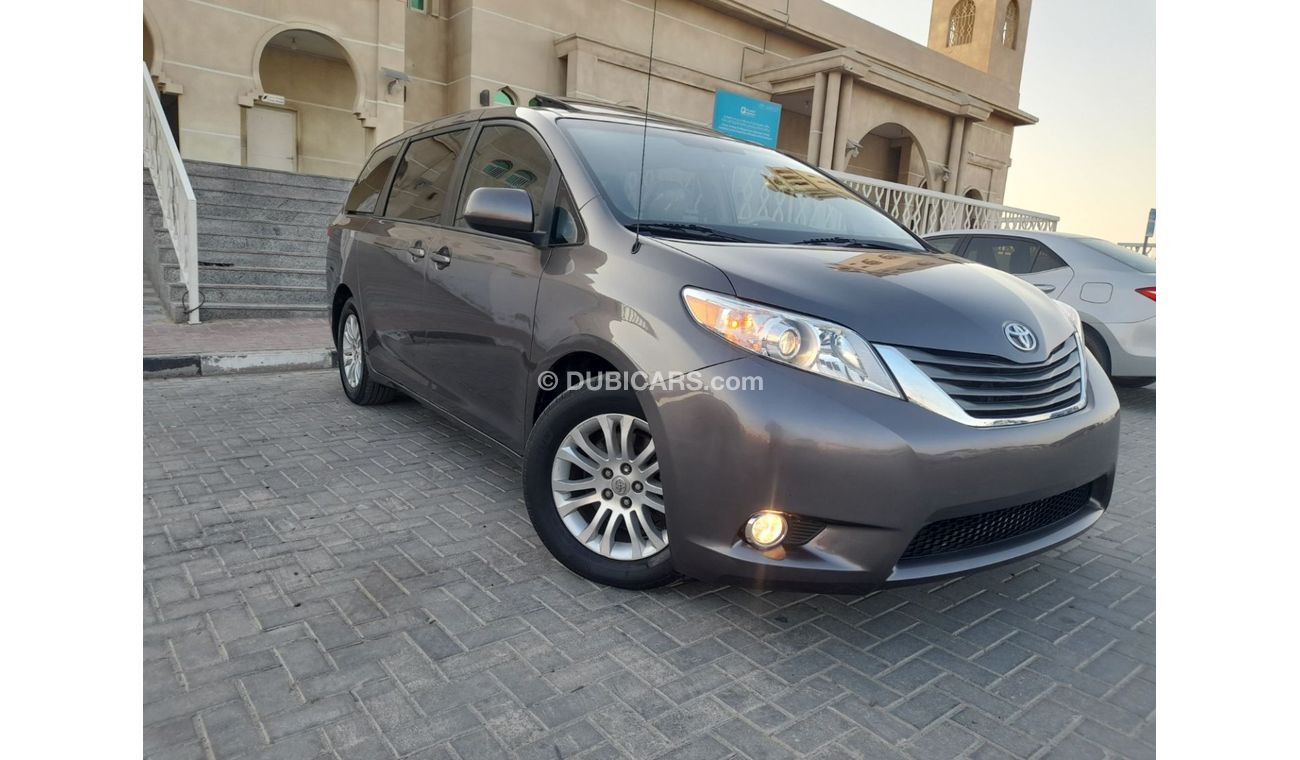 Used Toyota Sienna 2012 XLE 2012 for sale in Ajman - 829735